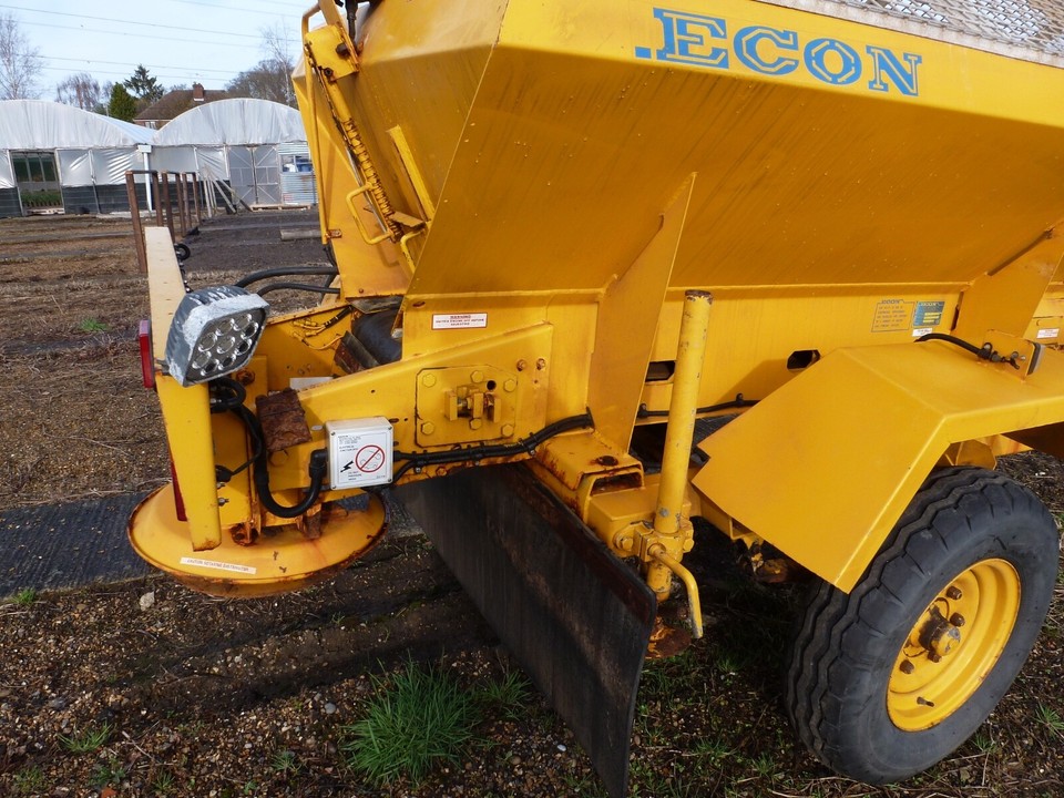 ECON TRACTOR GRITTER / GRITTING SALT SPREADER TRAILER | eBay UK