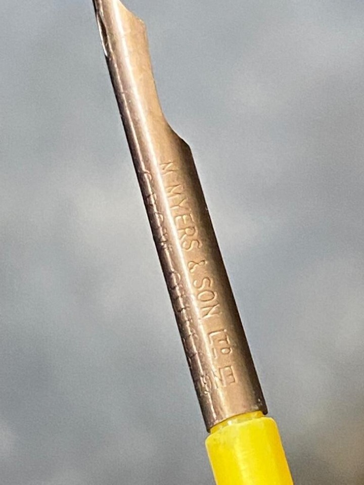 OLD VINTAGE M MYERS & SON LTD CROW QUILL 3 INK PEN NIBS WITH PEN BODY ...