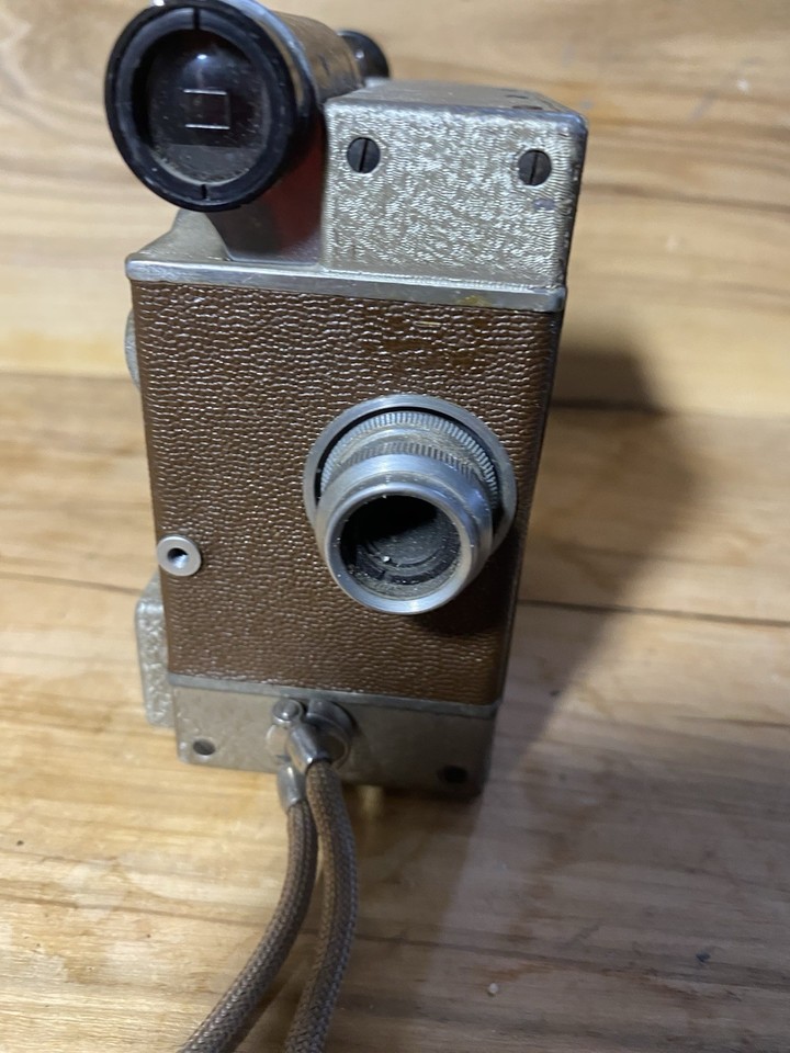 Revere 8 Model Seventy 70 Magazine Cine Camera with Animar 12.7mm f/2.8 ...