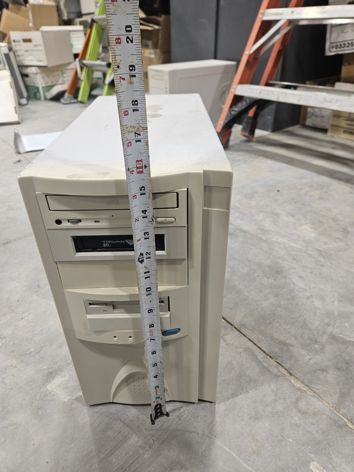 Vintage Desktop Tower – Floppy, CD-ROM, Imation TRAVAN Tape Drive ...