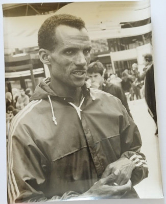 FO3287 FOTO ORIGINALE,personaggi famosi,maratoneta etiope mamo wolde | eBay