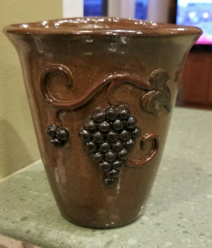 Rare 5" JACK T. MANESS NC Pottery WALL POCKET Grapes Vine Design SIGNED ...