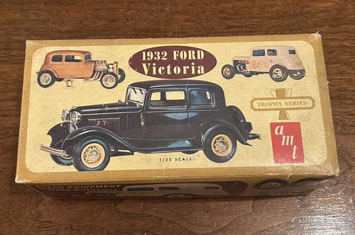 AMT 1932 FORD VICTORIA CAR 1/25 SCALE MODEL KIT OPEN BOX PARTIAL BUILT ...