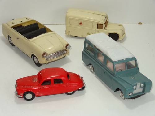 Maks Telsada Triang Lucky SCRAPYARD LOT LAND ROVER (324) Hong Kong ...