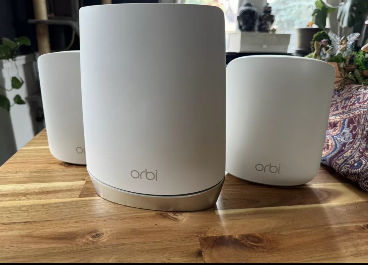 NETGEAR Orbi RBR750 Tri-band Mesh WiFi 6 AX4200 Network Router W 2 ...