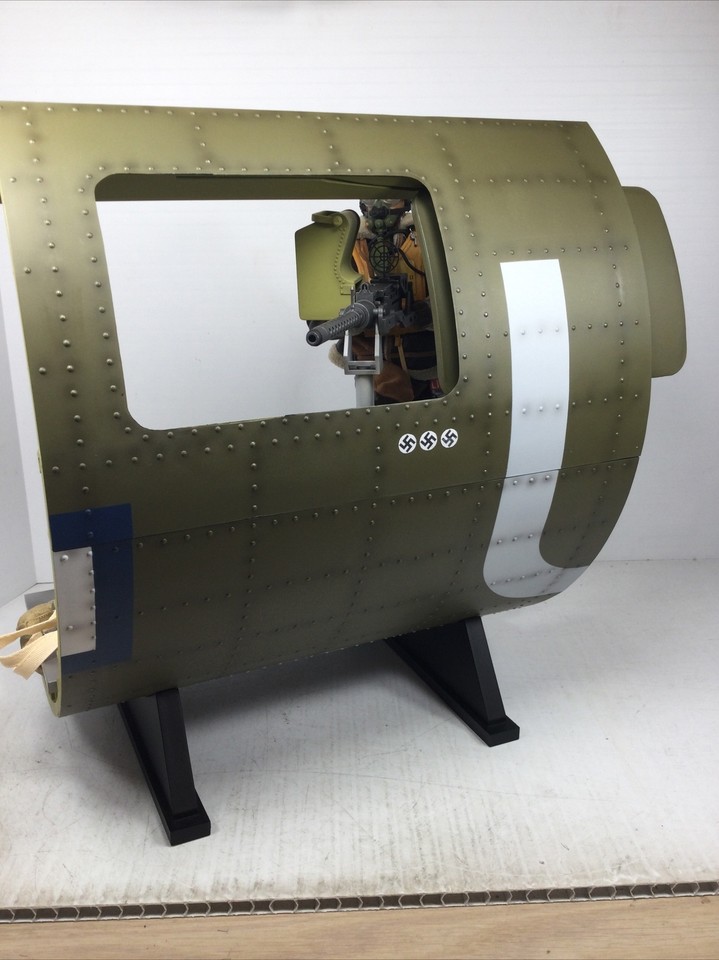 1/6 US 8TH A.F. B-17 WAIST GUNNER + FUSELAGE DIORAMA .50 CAL DRAGON DID ...