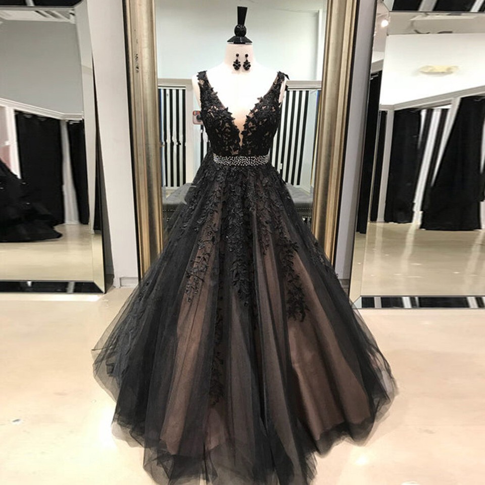 Vintage Black Wedding Dresses V Neck Lace Appliques Beaded Gothic ...