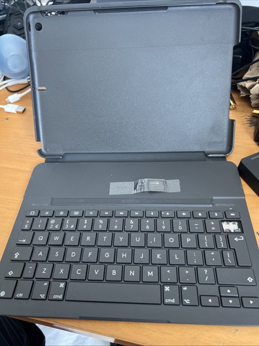 Logitech Slim Folio YR0077 Keyboard Bluetooth Apple iPad 7th 8th 9th ...