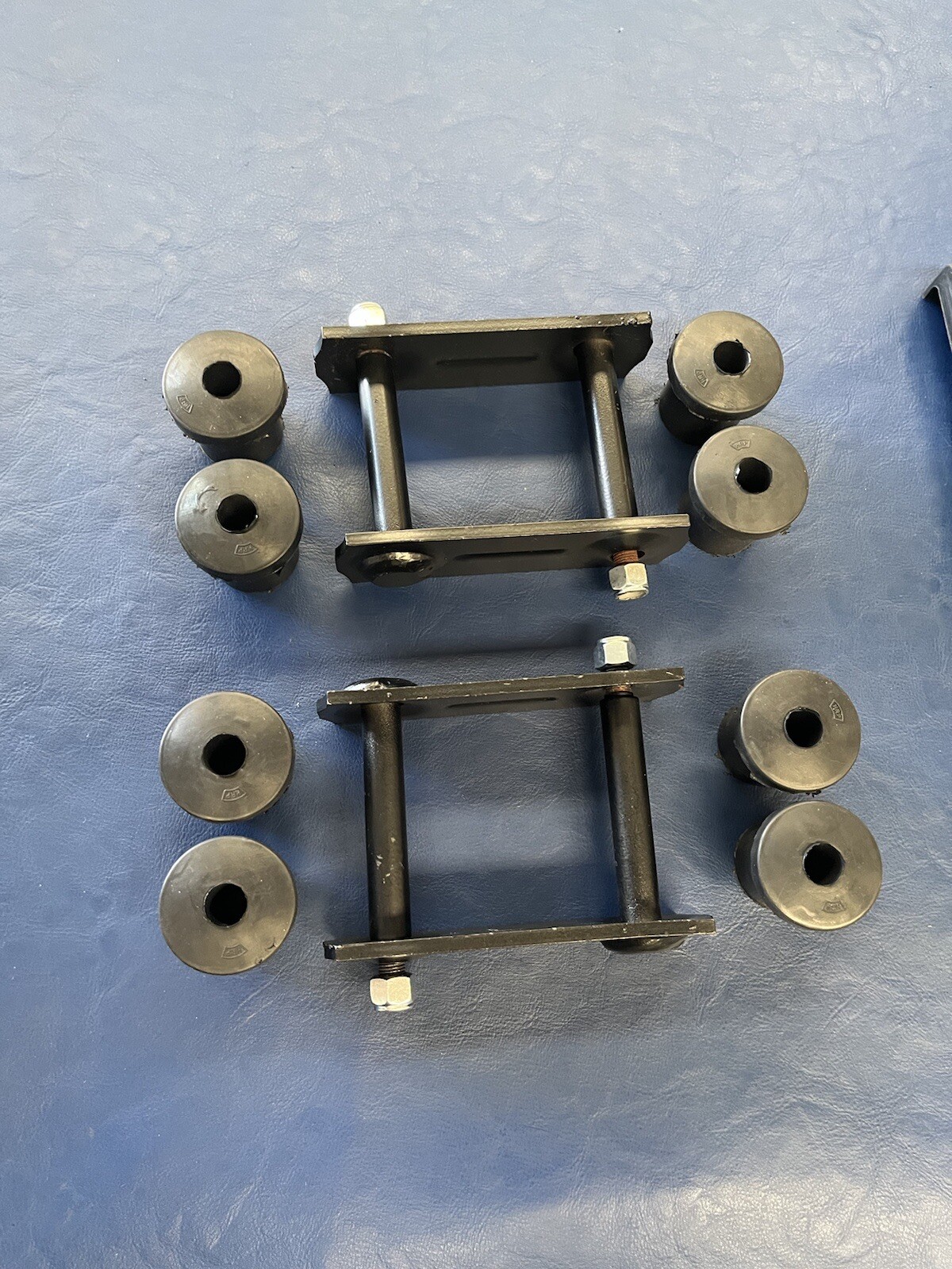 Ford Rear Leaf Spring Shackle Hangers And Bush Kit Xa Xb Xc Xd Brand ...