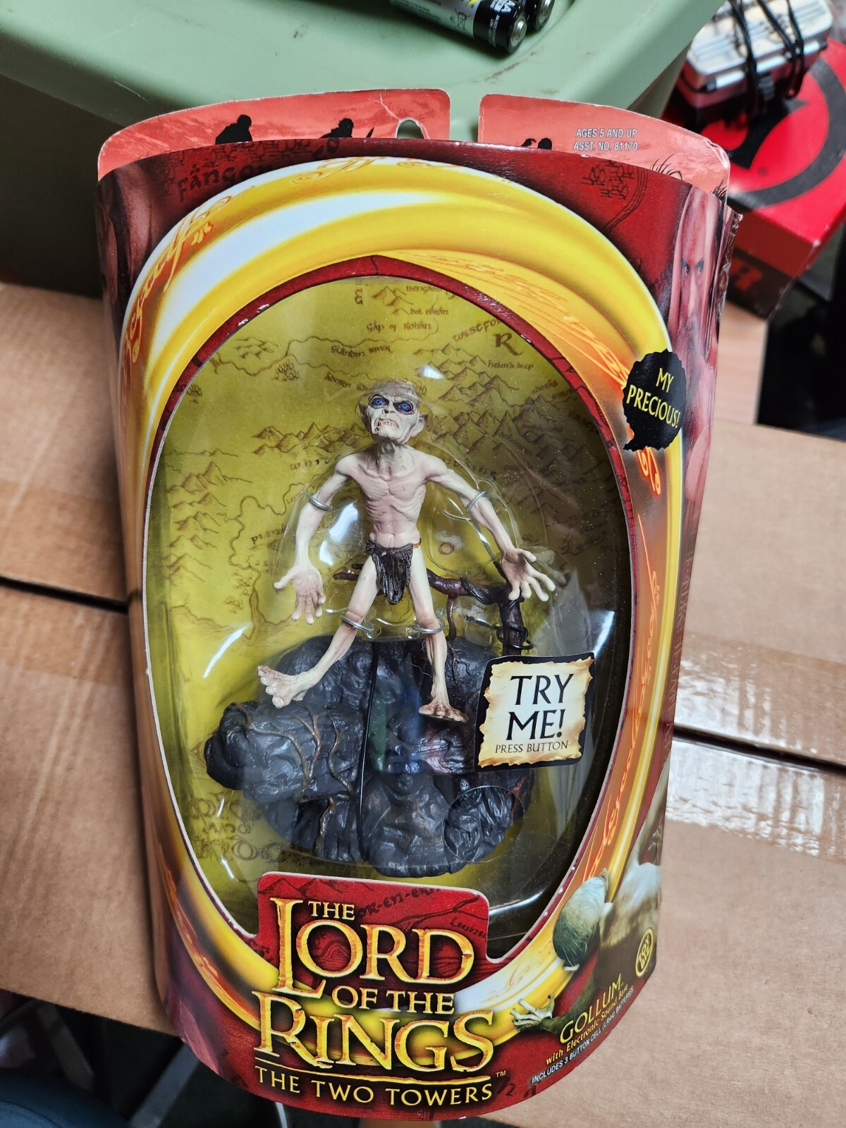 The Lord of the Rings Gollum Action Figure LOTR NIB Toy Biz the two ...