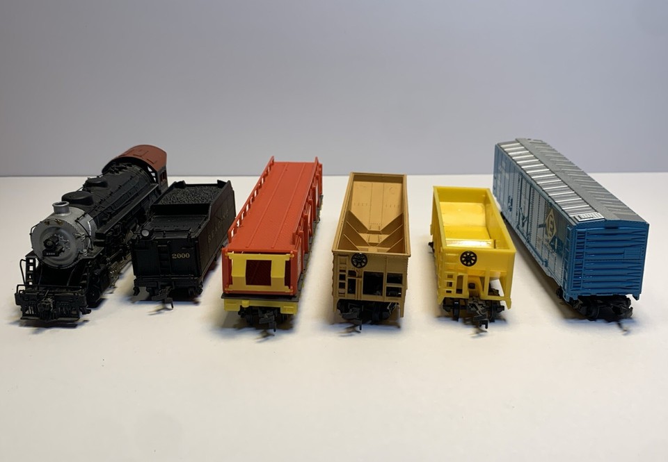 Ho Scale Train Set Chessie System, Reading, Switches,rerailers,Erie ...