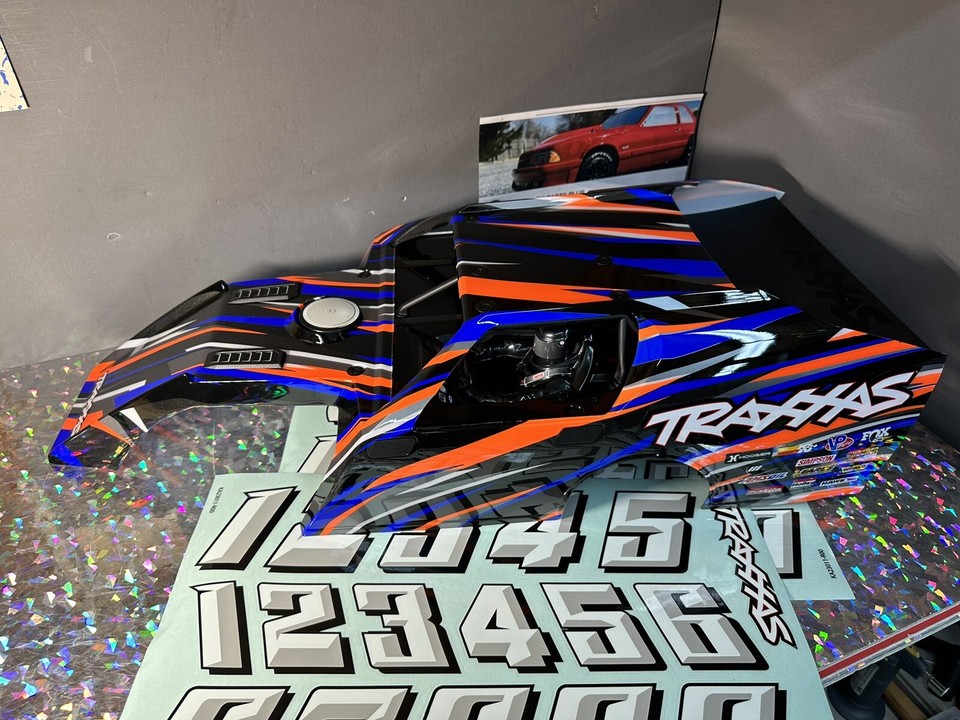 Traxxas MODIFIED mudboss Body Painted Complete Clipless NEW Blue Orange ...
