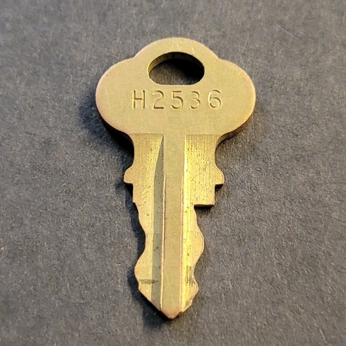 Vintage Chicago Lock Co No H2536 Vending Machine Padlock Key Approx 1.5 ...