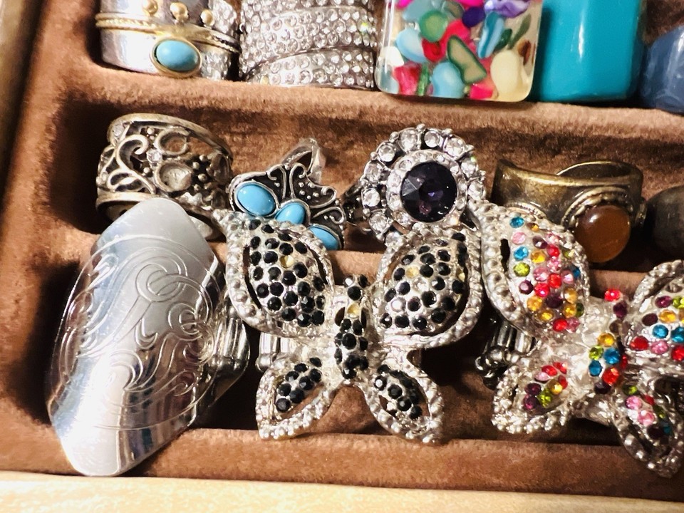 Vintage & Modern Gold & Silver Tone Assortment Fashion Statement Rings ...