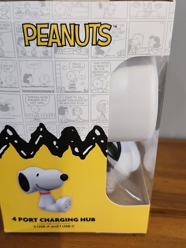 NEW Peanuts SNOOPY 3D Figural Charging Hub ~ 4-Port (3) USB-A / (1) USB ...