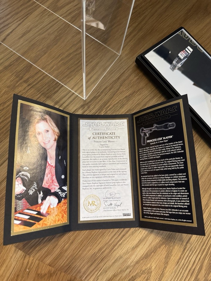 Master Replicas PRINCESS LEIA BLASTER (Signature Edition) (SW-122S) | eBay