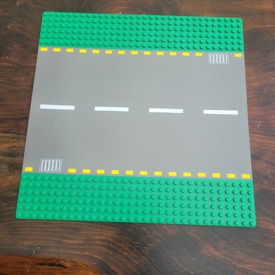 LEGO 32x32 Green Road Straight with Dark Gray Road Yellow Stripes ...