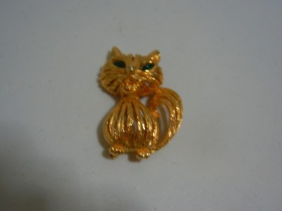 GOLD COLORED CAT PIN GREEN EYES | eBay