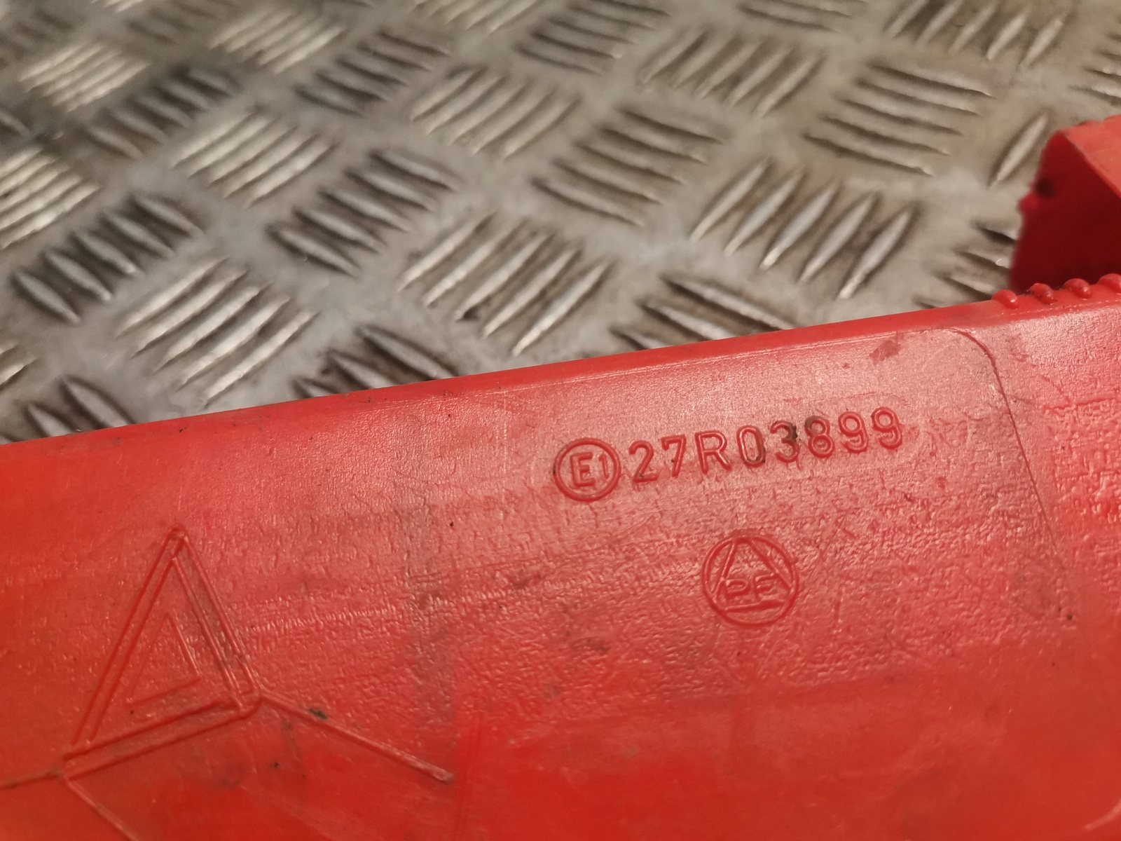 MERCEDES-BENZ W211 E 270 CDI Urgence Sécurité Warning Triangle | eBay