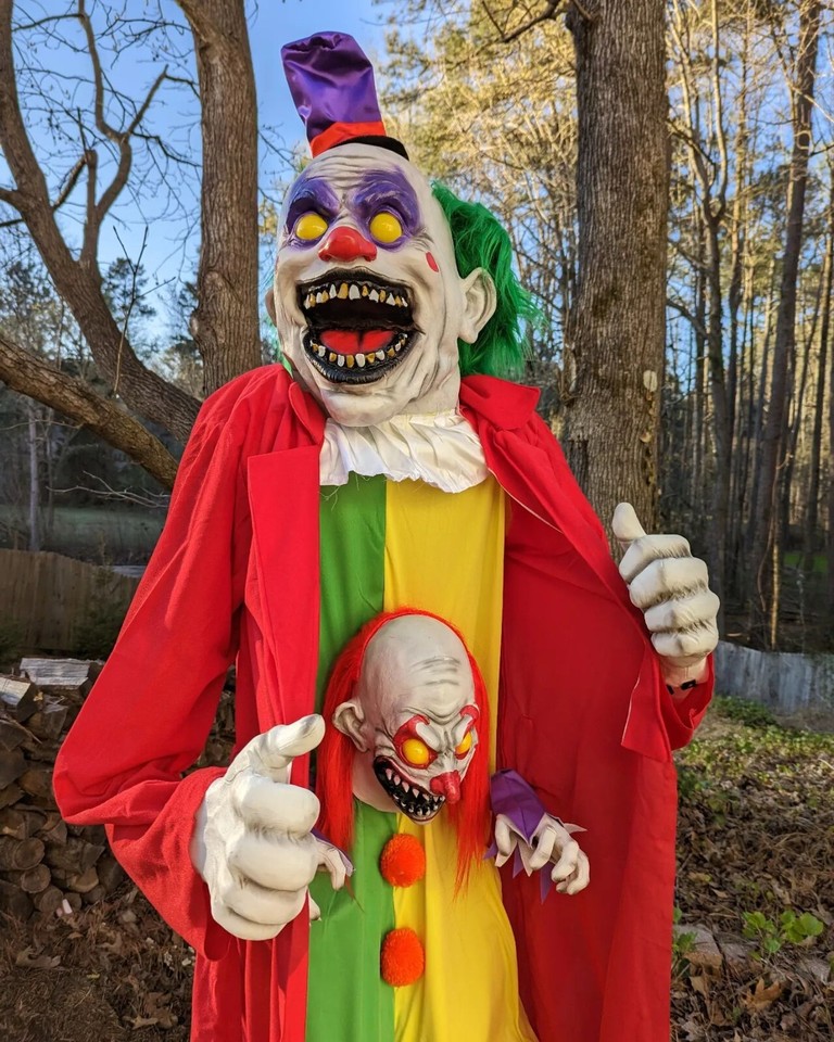 HALLOWEEN 2025! SUPER EVIL CLOWN w SCARY HIDDEN SURPRISE ANIMATRONIC ...
