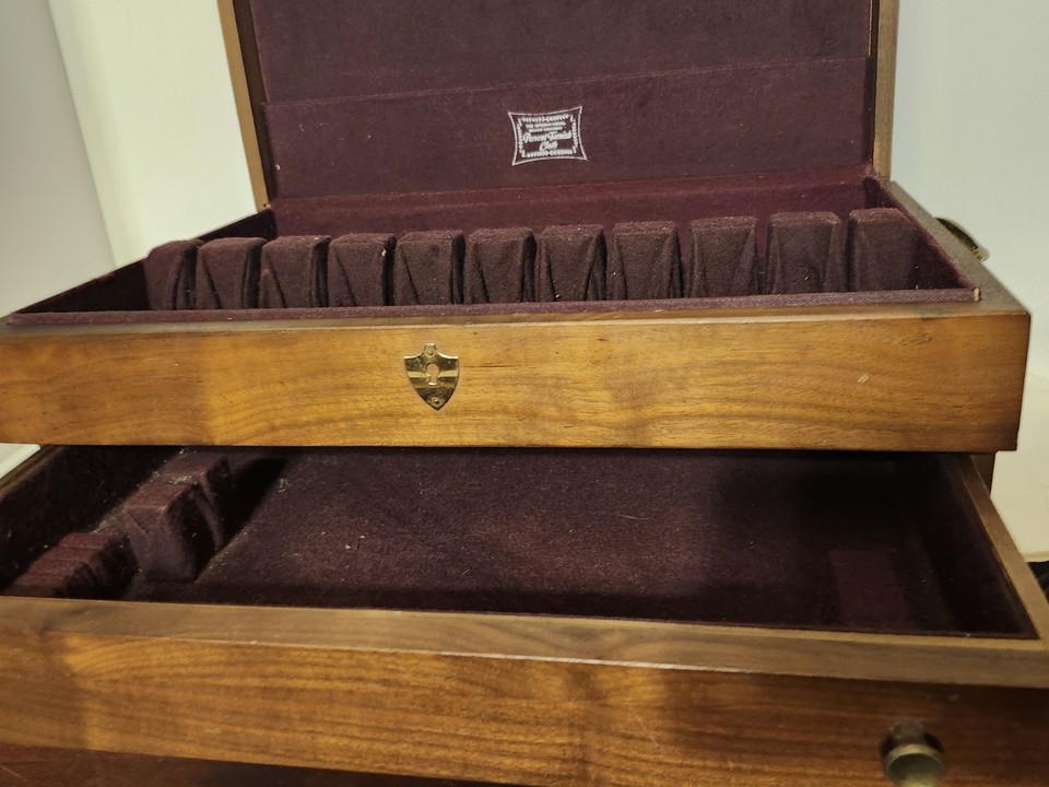 Vintage Wooden Anti-Tarnish International Silverware Case W/ Drawers ...