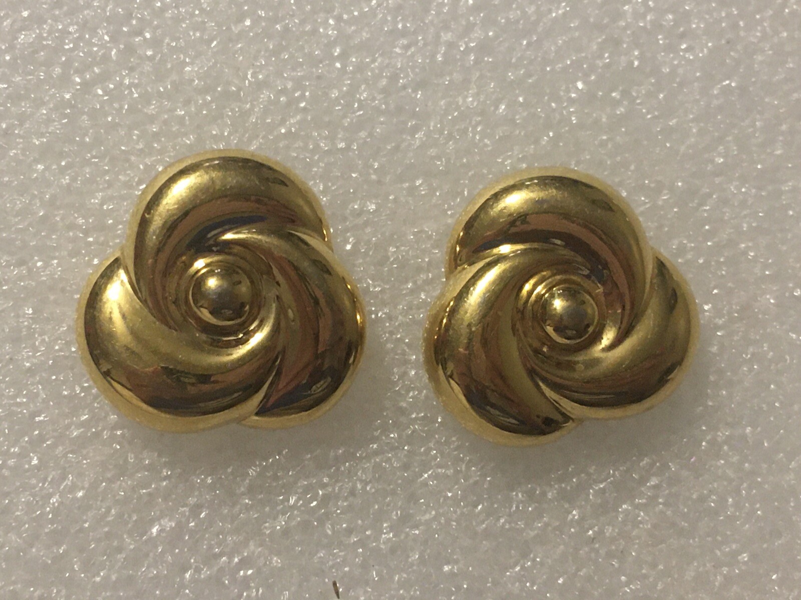 Vintage Monet Shiny Gold Tone Flower Blossom Swirl Pi… - Gem