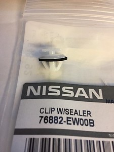 NISSAN OEM Exterior-Rocker Molding Clip 76882EW00B | eBay