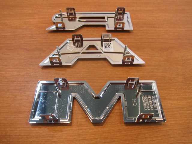 Grille Emblem Mopar 68358569AA for sale online | eBay