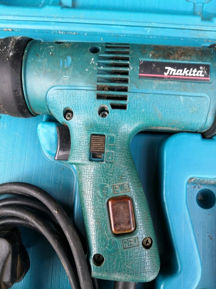 Makita 240v 1/2" Drive Impact Wrench 6904VH Tools DIY Builder Garage ...