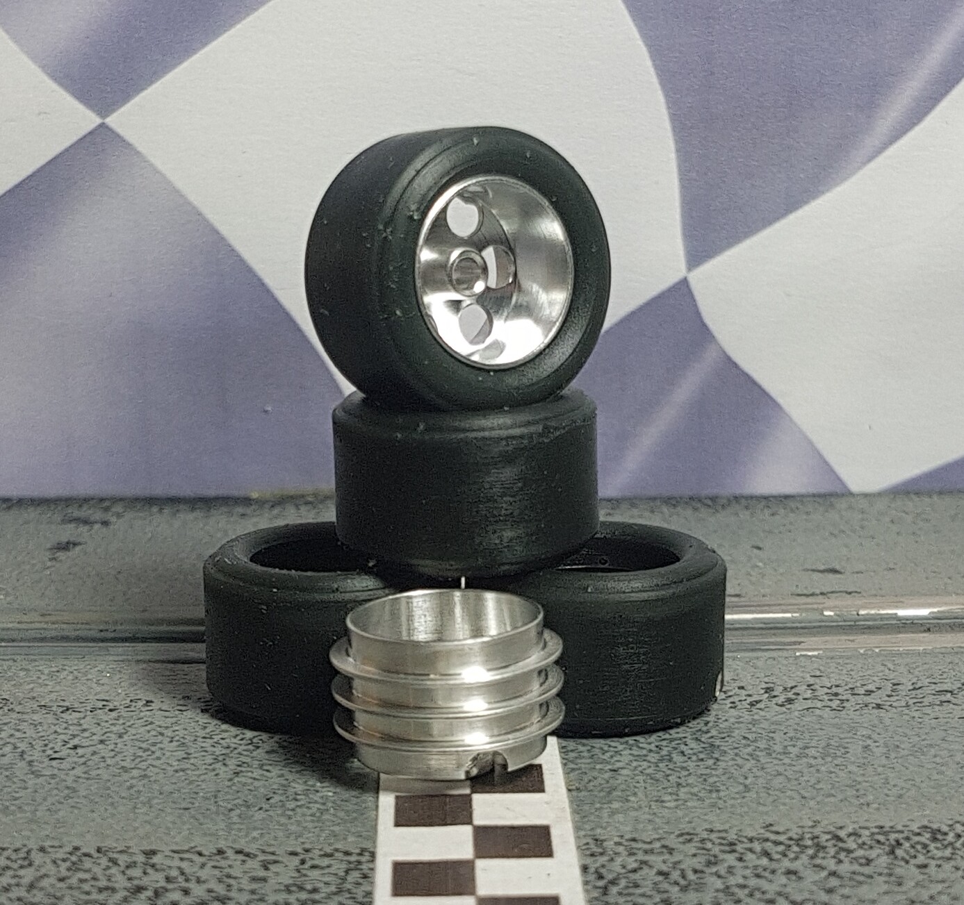 1/32 URETHANE SLOT CAR TIRES 2pr PGT-20125LM fits THUNDER SLOT McLaren ...