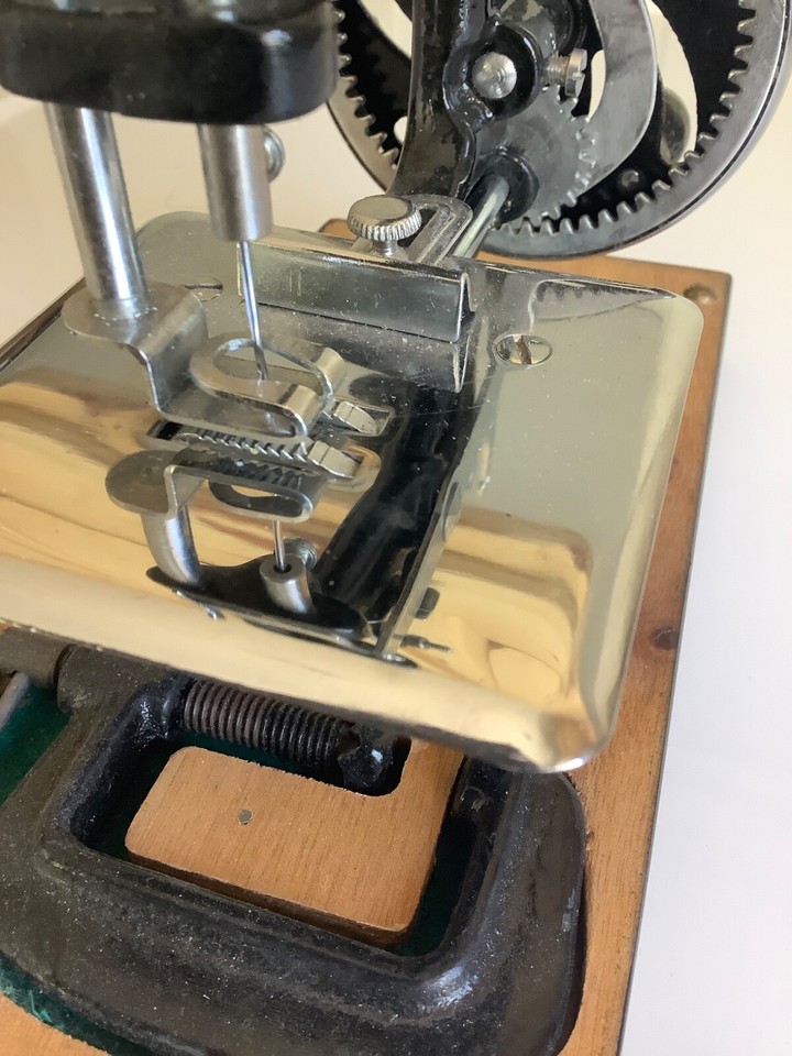 RARE Vintage Singer Sew Handy Model 20 Sewing Machine W/Wooden Case | eBay