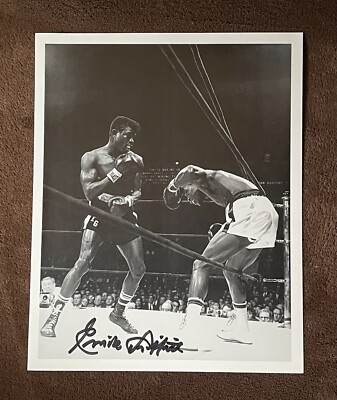HOF Boxer Emile Griffith Autographed 8 x 10 Photo - 1962 Benny Paret ...