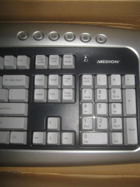 Medion Multimedia Wireless Computer Keyboard & 5 Button Scroll Optical ...