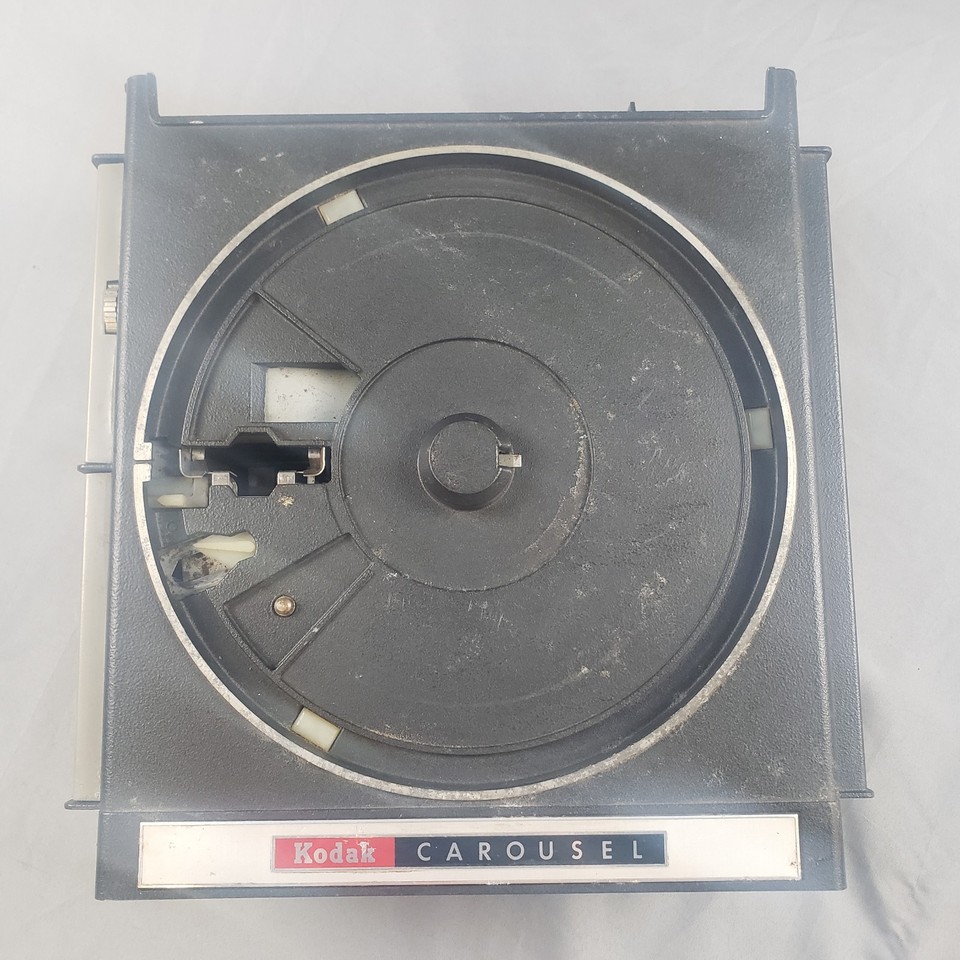 Kodak Carousel 35mm Slide Projector Model 550 - Powers on | eBay