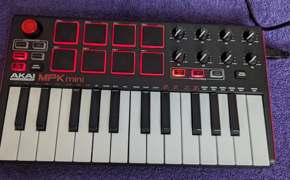 Akai Professional MPK Mini – 25 Key USB MIDI Keyboard w/8 Drum Pads ...