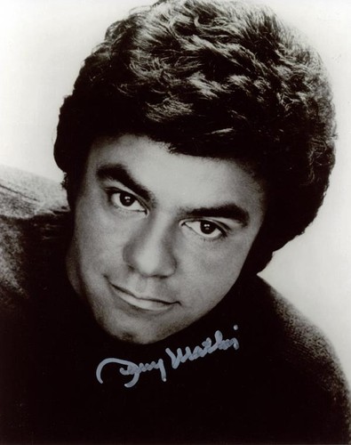 JOHNNY MATHIS SIGNED AUTOGRAPHED 8x10 PHOTO LEGENDARY SINGER GRAMMY ...