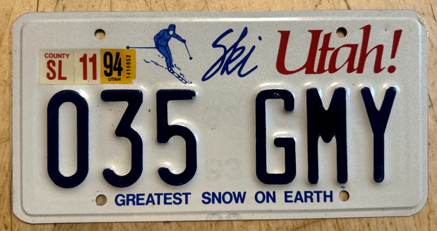 1994 UTAH GRAPHIC SKIER AUTO PASSENGER LICENSE PLATE " 035 GMY " UT 94 ...