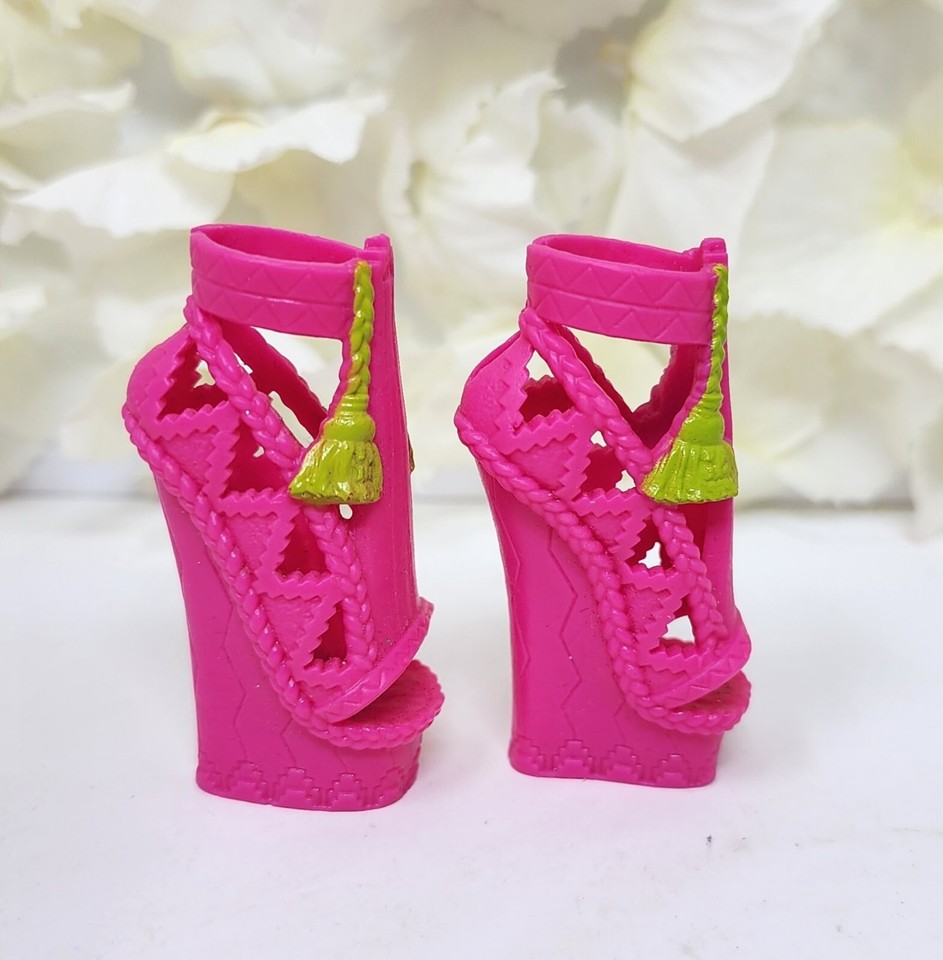Mattel Monster High Exchange Program Mari Coxi Pink Doll Shoes | eBay