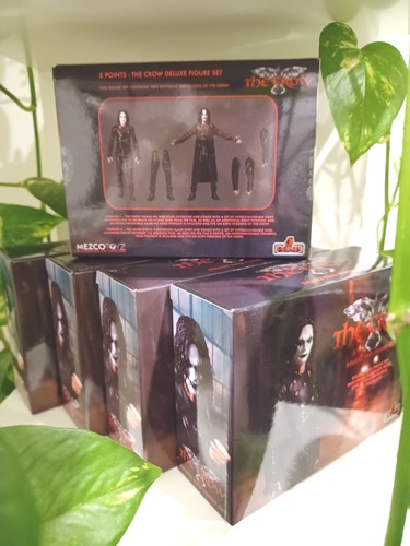 "The Crow" (Deluxe Two Figure Set) Mezco Toys 5 Points. "Brand New ...
