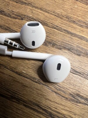 Apple EarPods with 3.5mm AUX Headphones w/ Microphone Original Genuine ...