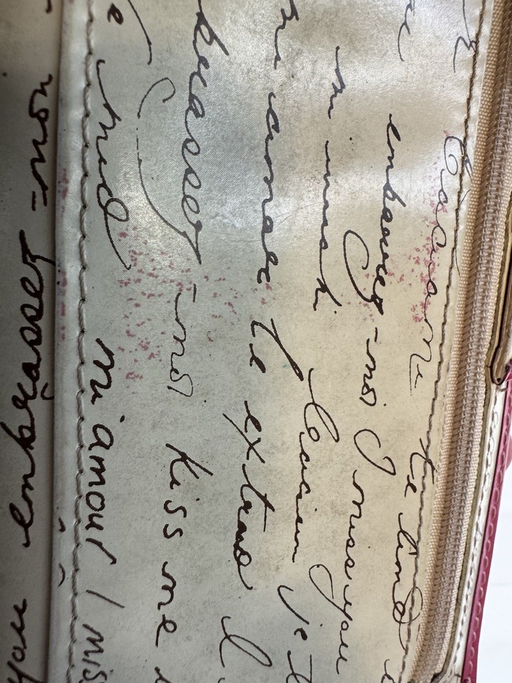 Women's Fossil Scrip and Hearts Wallet | eBay