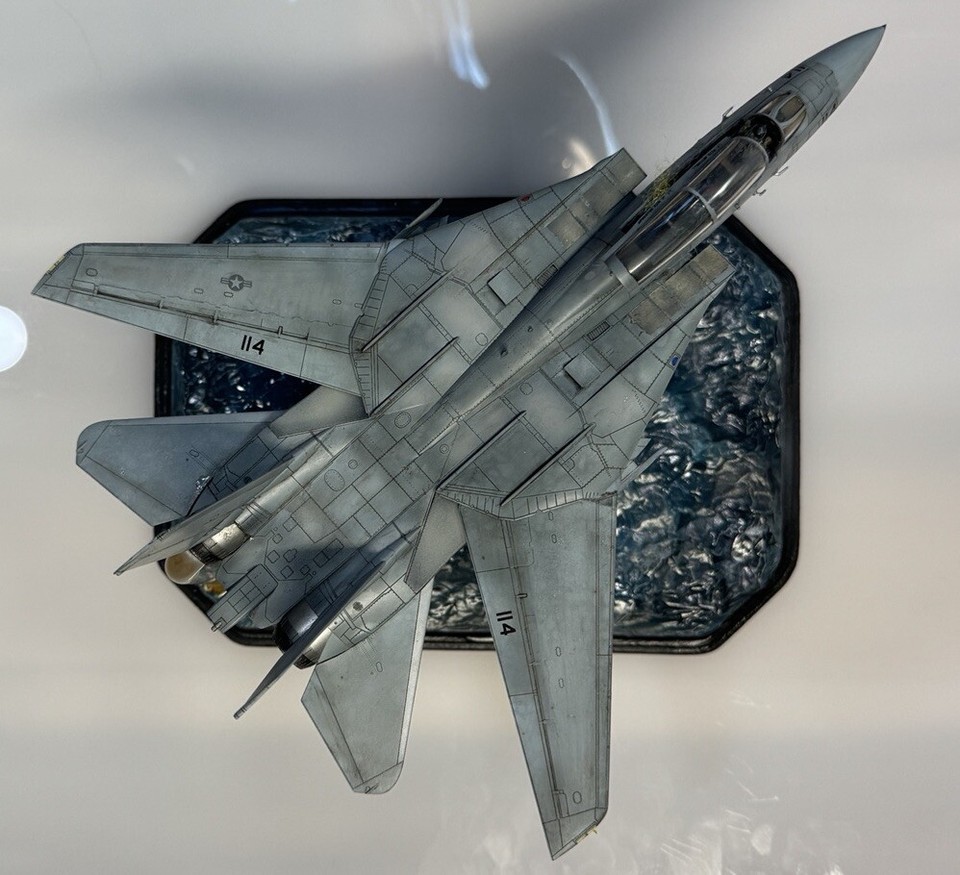Pro-Built 1/72 F-14A Tomcat Top Gun diorama - Goose Maverick ejecting ...