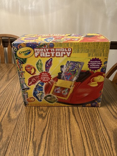Crayola Melt 'N Mold Factory 24 Crayon Maker Custom Crayons Rings ...