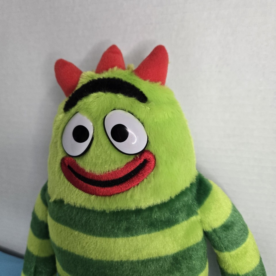 Yo Gabba Gabba 2008 Brobee GAB N SING Green Plush 12" Talks Sings Spin ...