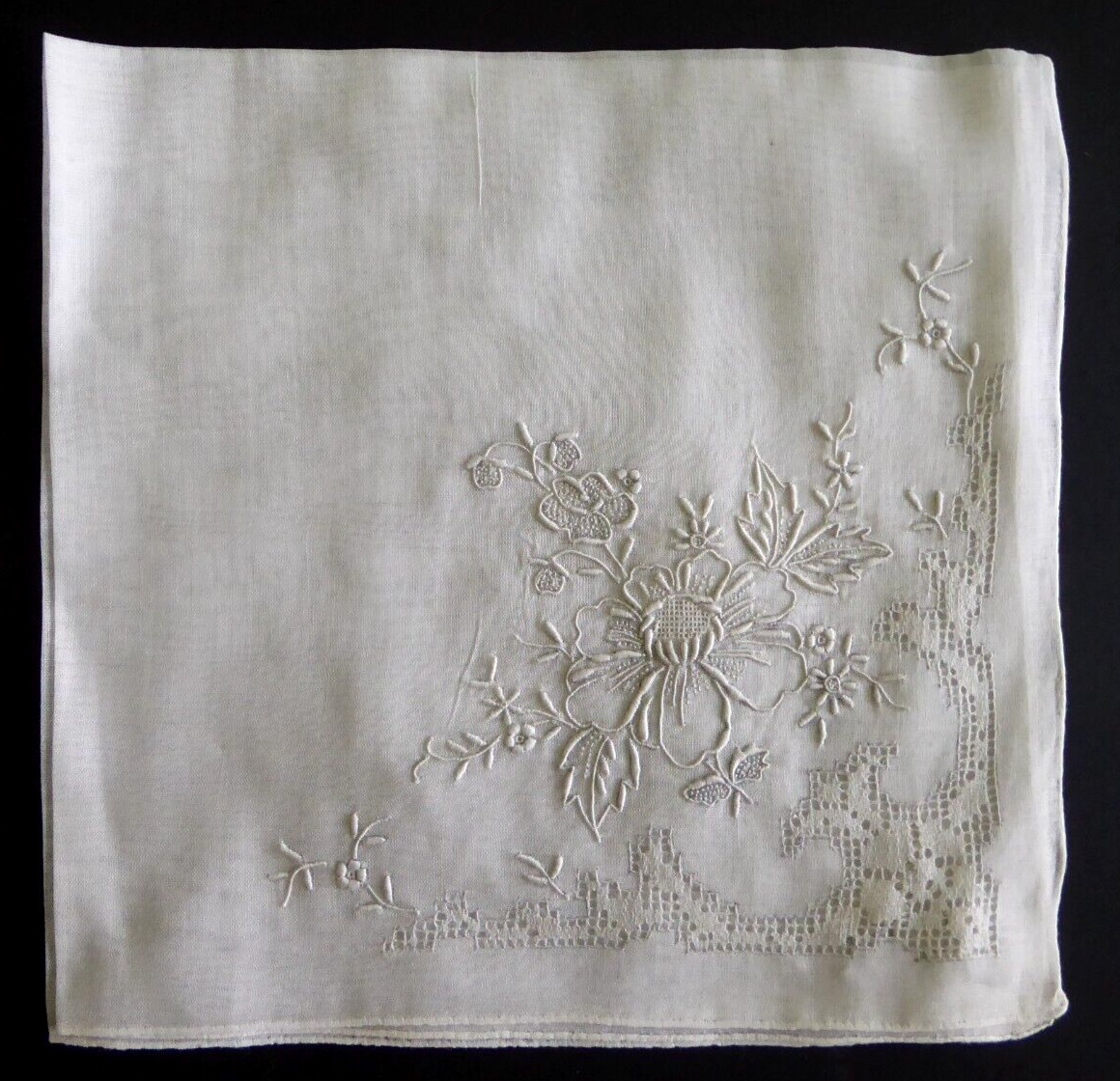 Vintage Swiss Hand Embroidery & Drawnwork Floral Wedd… - Gem