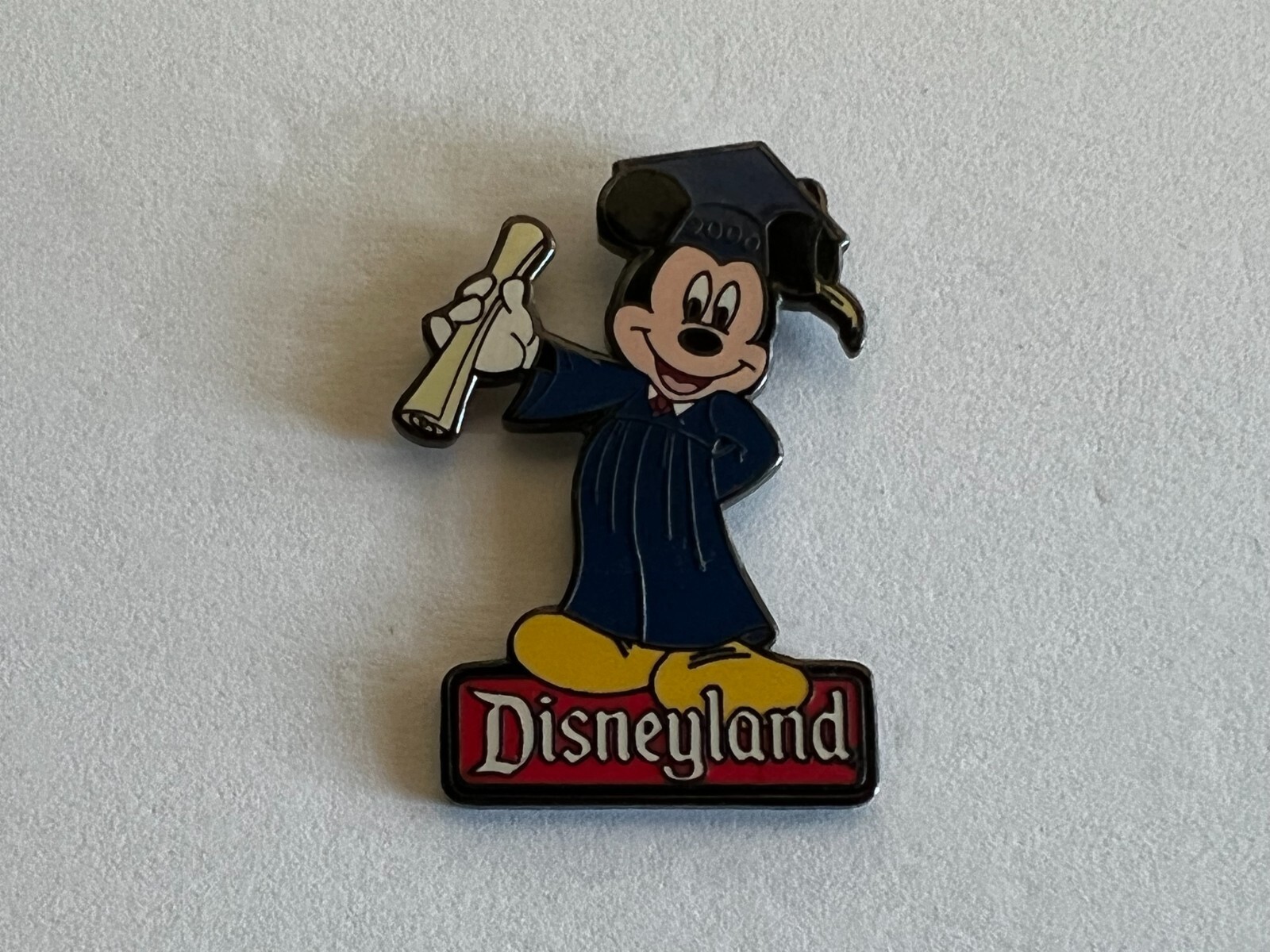 DL - Mickey Mouse Graduation 2000 Retired Disney Pin 1639 | eBay