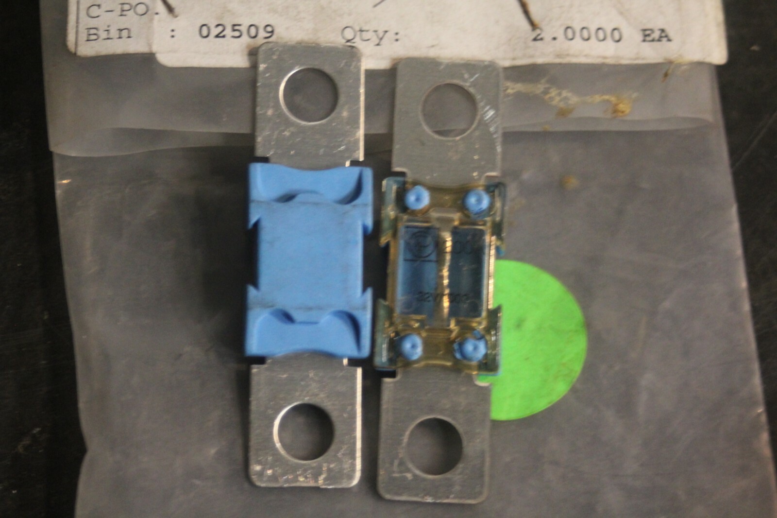 Liebherr Fuse 32V/0003 200A 6905852 2Pk | eBay