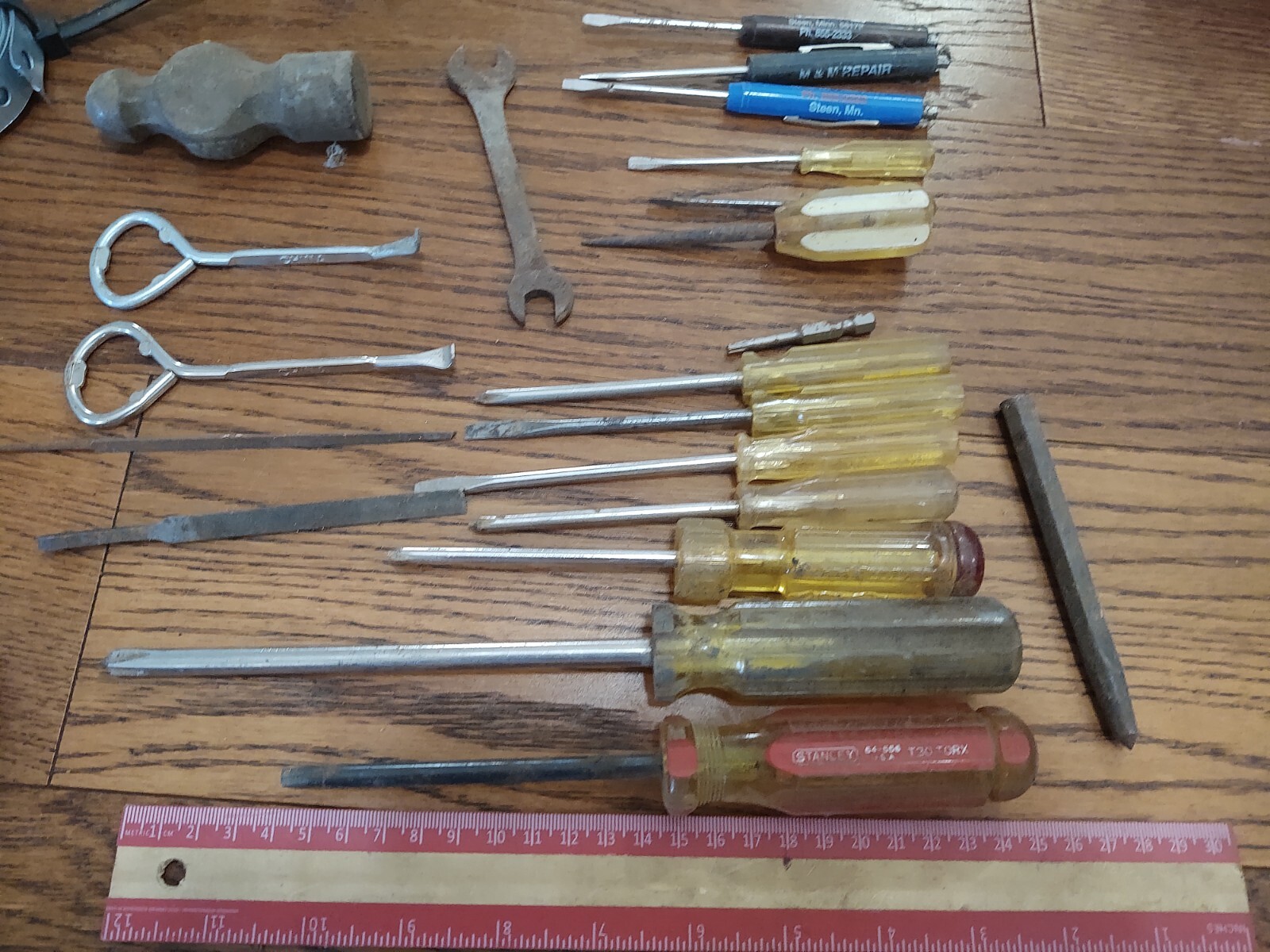 Large Tool Lot Rivter Needle Nose Pliers Screwdrivers Putty Knife Tin ...