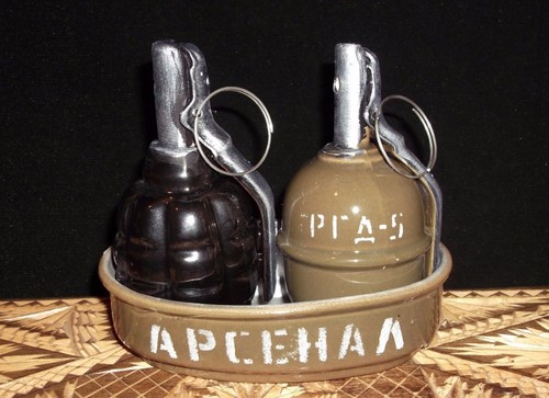 Ceramic Set For Spices in the Form of a Grenade RGD5 & F1 // РГД-5 & Ф ...