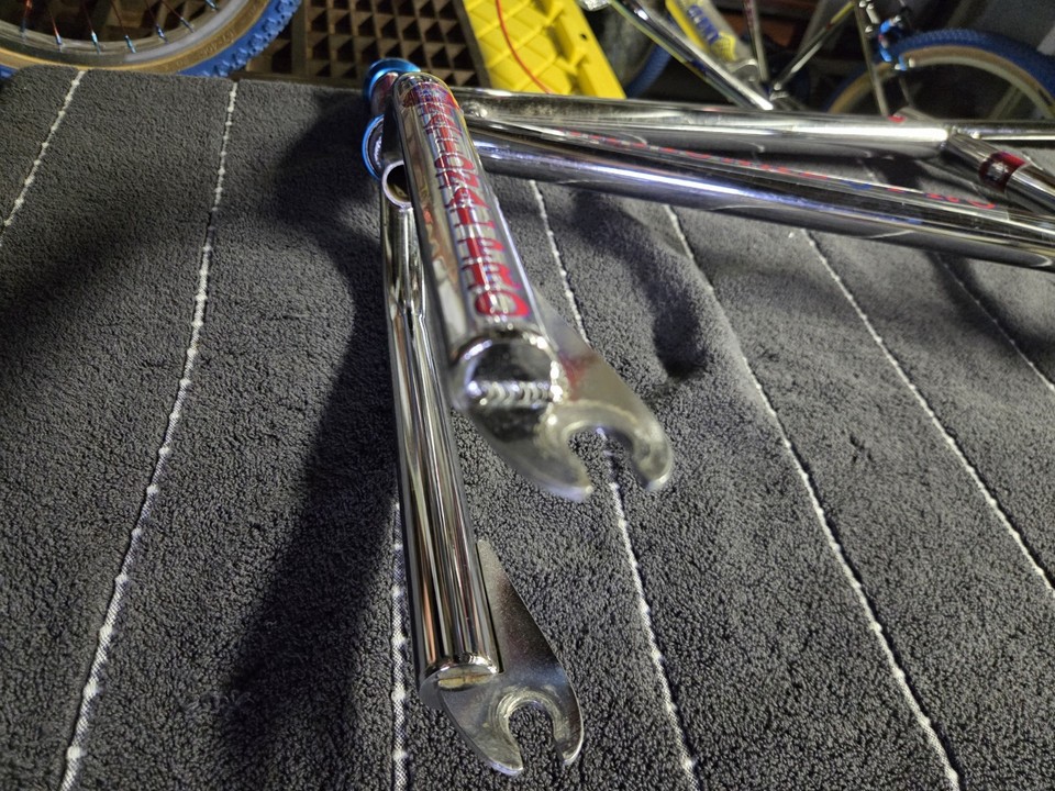 PRO NECK TUFF NECK 1982 NATIONAL PRO BMX FRAME W 1982 CW BMX FORKS ...